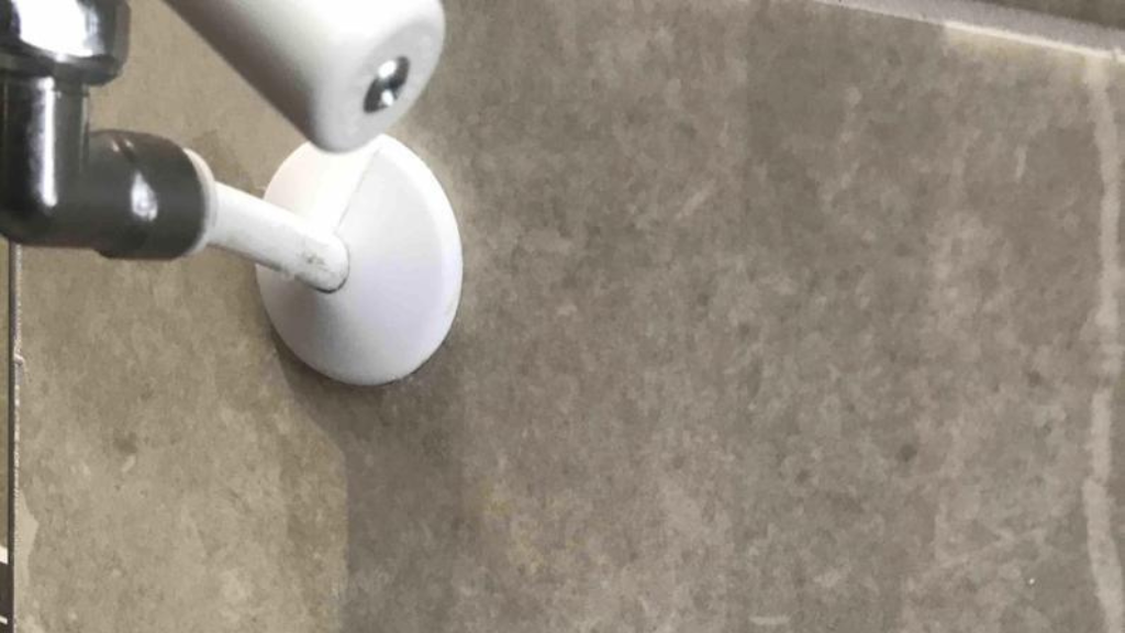 Tile Repairs – Restore Cracked And Chipped Tiles